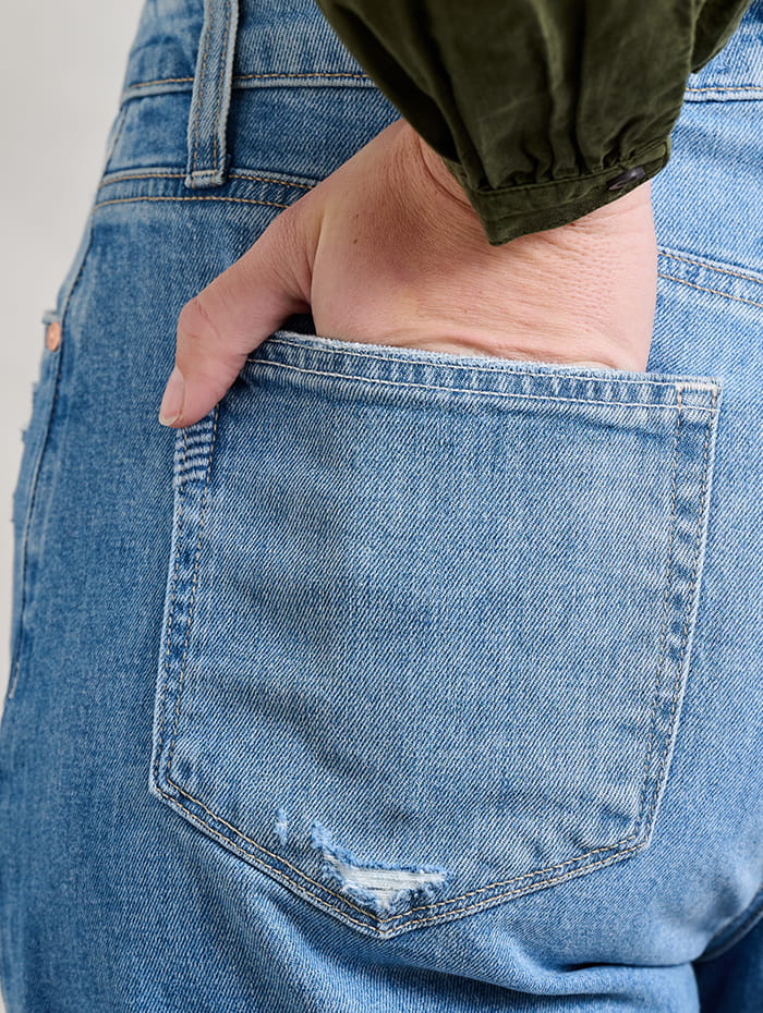 Trilogy Stores | How to Style Barrel Leg Jeans